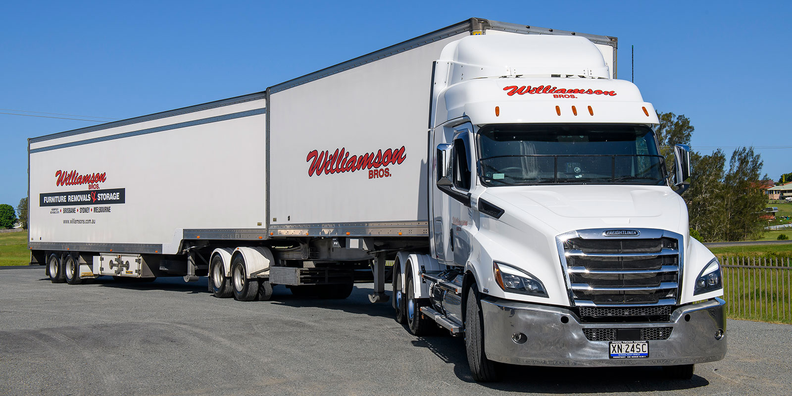Williamson Bros. take delivery of their new Freightliner Cascadia from ...
