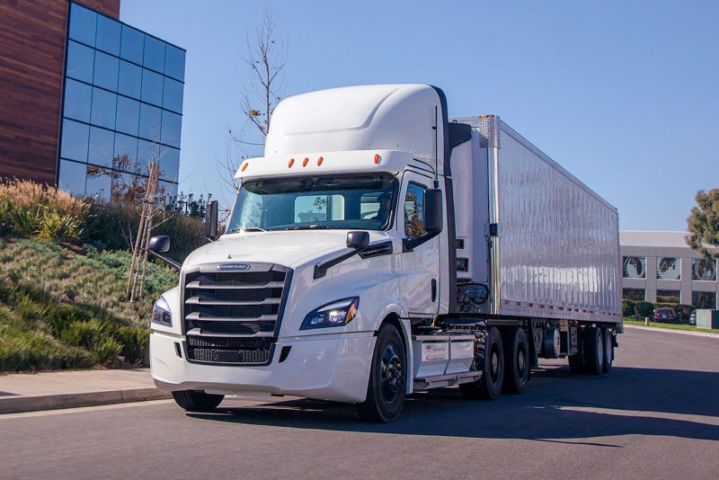 Daimler Trucks North America introduces the new Detroit ePowertrain ...