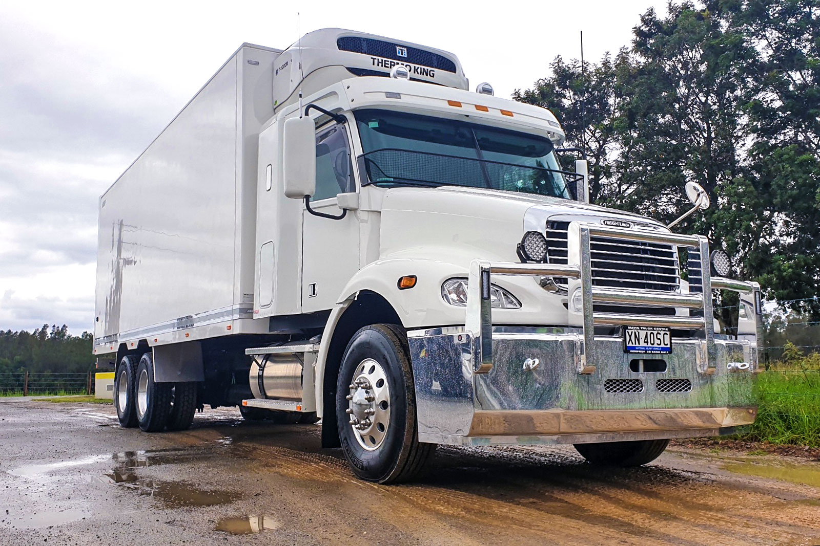 Everson’s take delivery of their 5th Freightliner Columbia Rigid from ...
