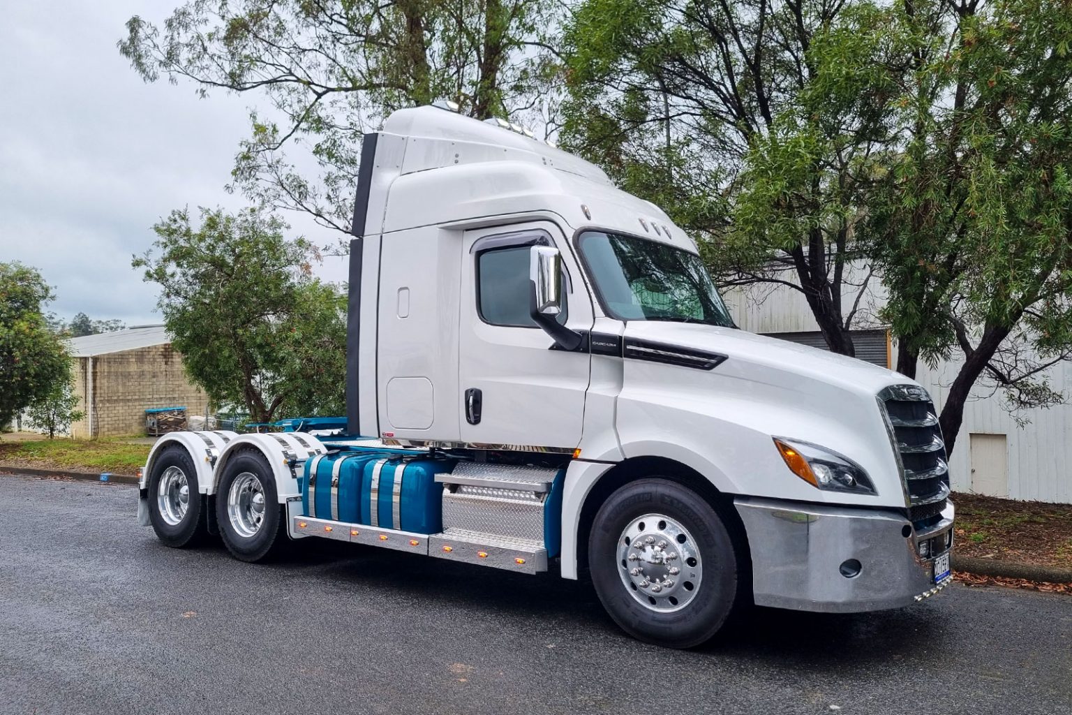 Latay Transport’s new Freightliner Cascadia 126 with Detroit Integrated ...