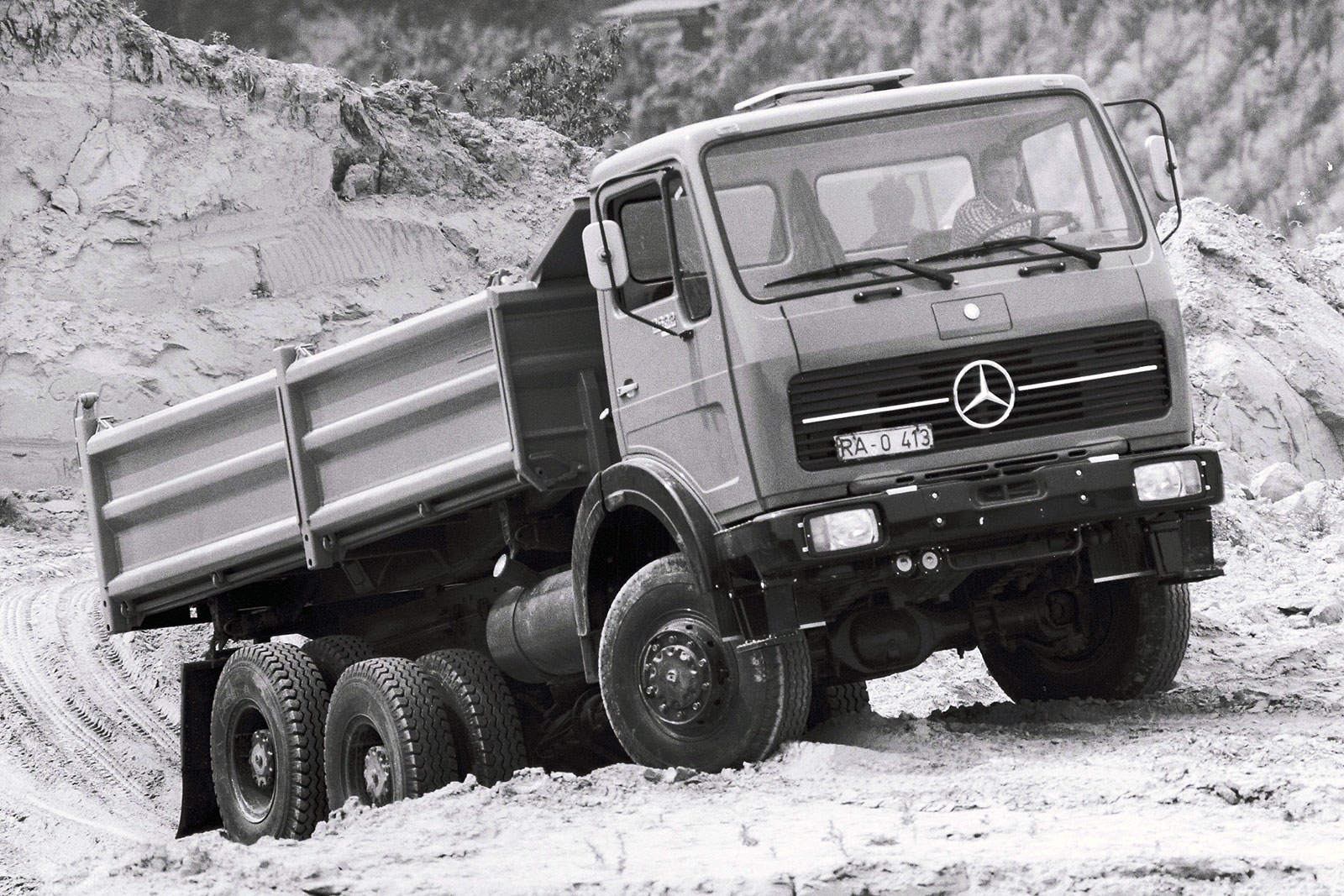 Mercedes-Benz 125 years of building trucks for the construction ...