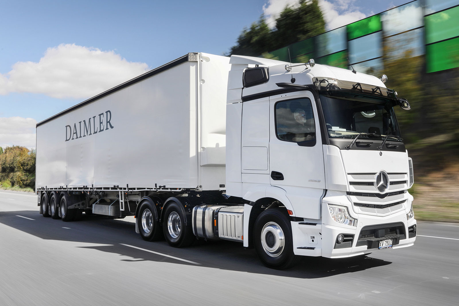 Mercedes-Benz Actros now available with Level 2 partially automated ...