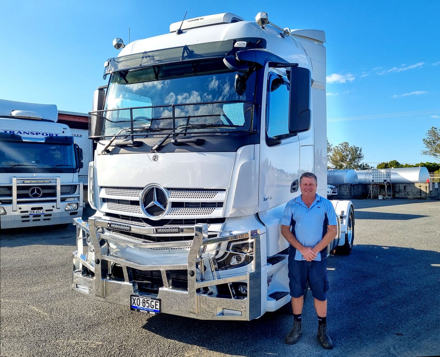 A new Mercedes-Benz Actros 1843 joins the Williamson Bros fleet – Mavin Truck Centre Mercedes ...