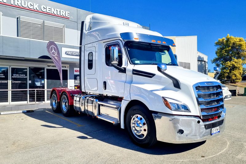 A new Freightliner Cascadia 126 from MTC joins the Roberson Haulage ...
