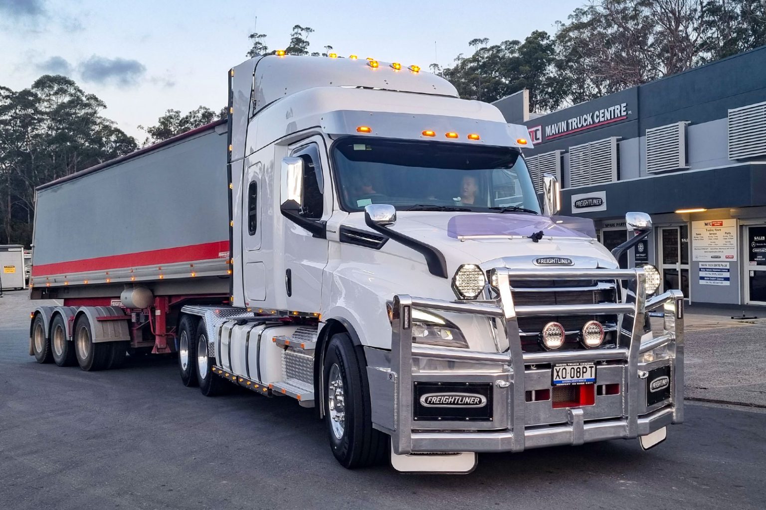 BRC & Sons Transport’s new Cascadia 126 60″XT delivered by MTC – Mavin ...