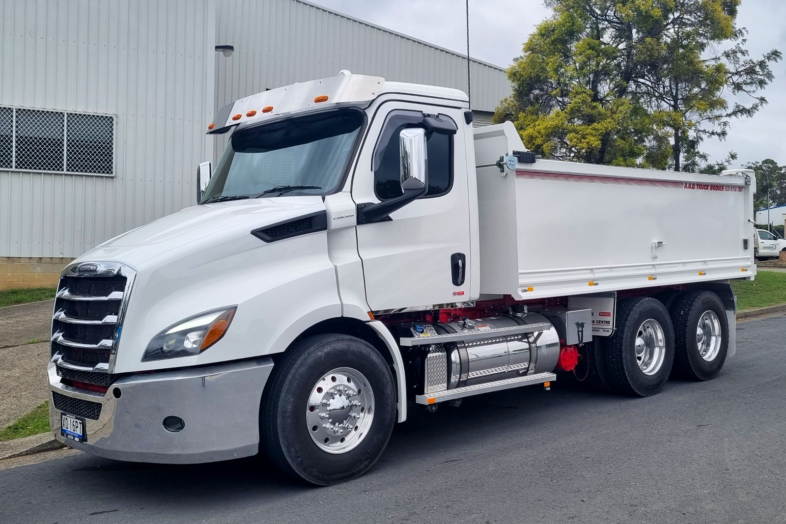 Westerman Haulage take delivery of a new Cascadia 116 Tipper with 1850 ...