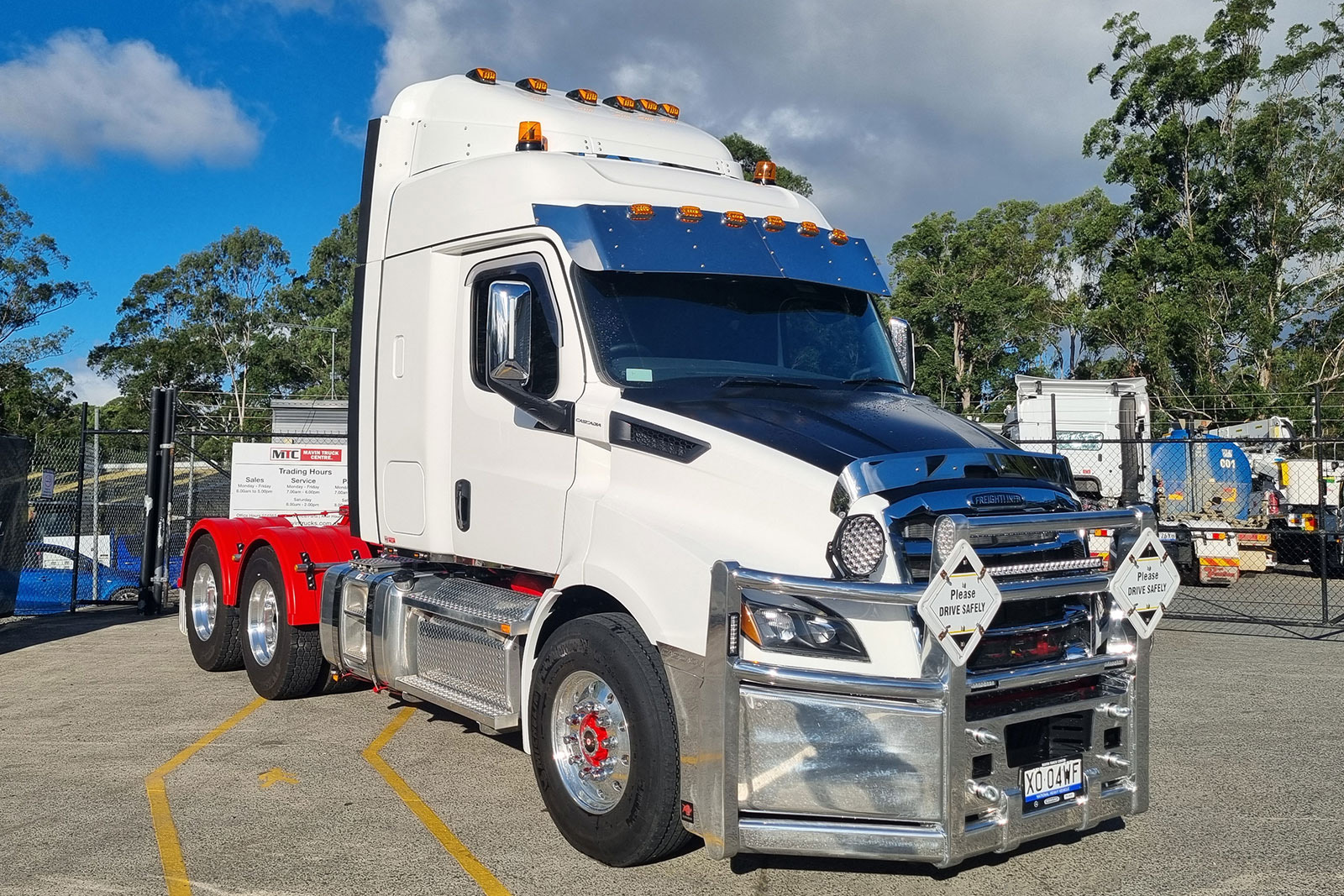A new Freightliner Cascadia 116 from MTC joins the Dillon Rural fleet ...