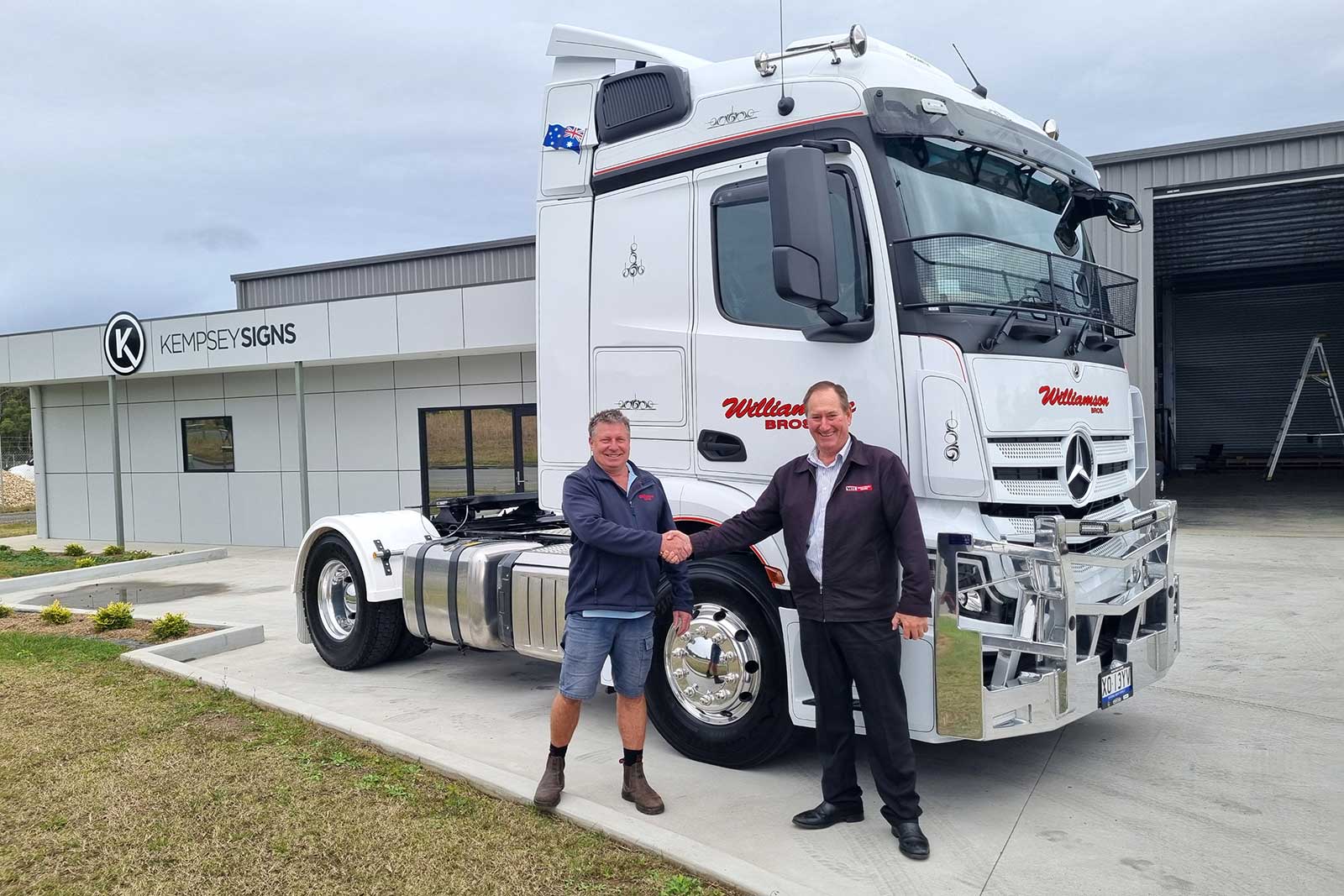 MTC deliver the 30th new truck to the team at Williamson Bros. – Mavin Truck Centre Mercedes ...