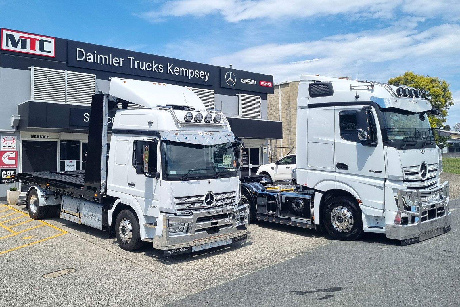 A new custom Mercedes Benz 2663 from MTC joins the Xpress Fleet – Mavin Truck Centre Mercedes ...
