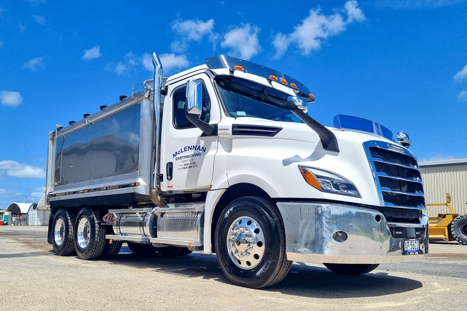 A new Freightliner Cascadia 126 Tipper delivered to McLennan ...